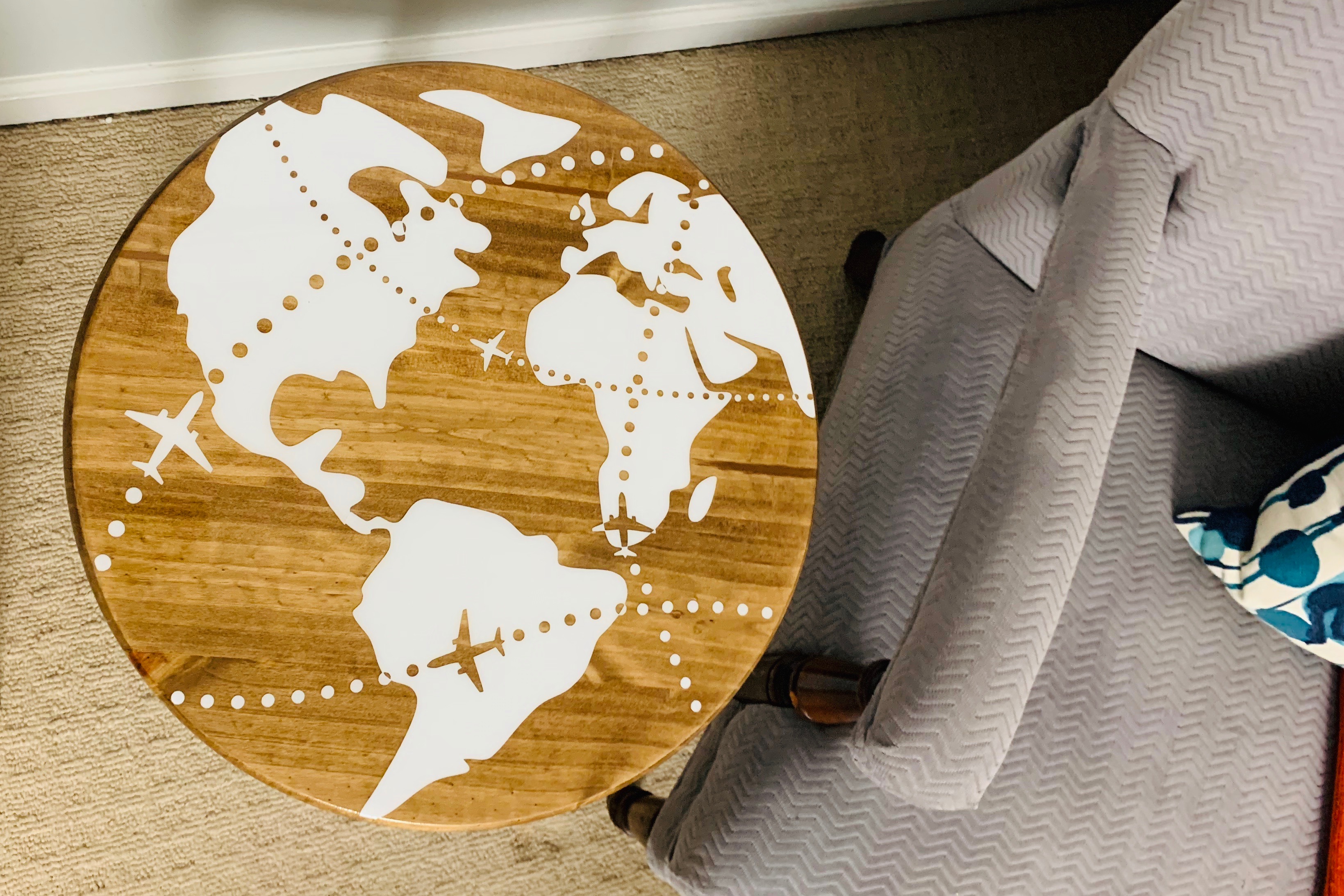 Making the World Map End Table | Cricut Vinyl Project (Video Tutorial ...